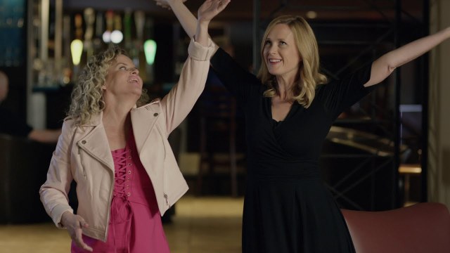 Movie Review: Strangers, thrown together — “Getting to Know You ...